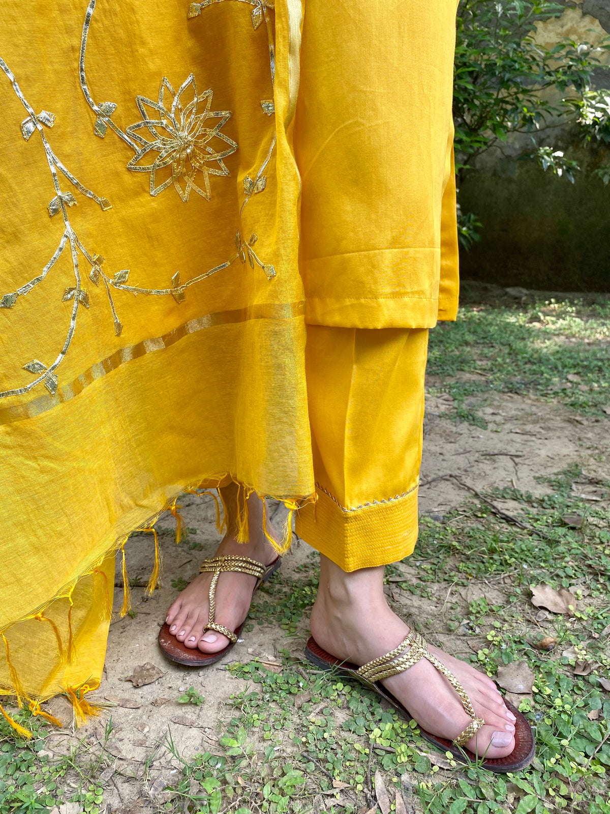 Ochre yellow gota work set – The Hemming Bird